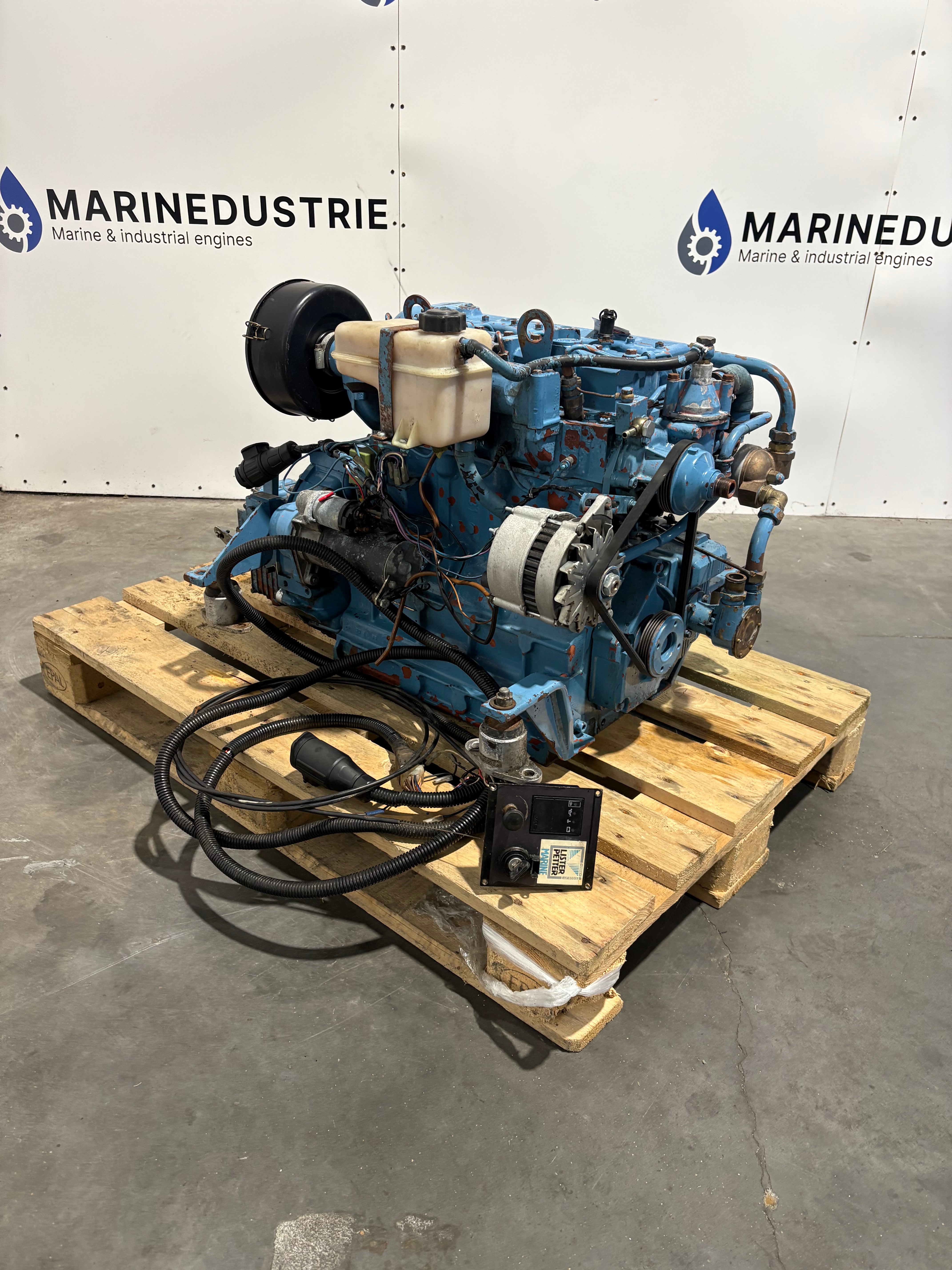 Lister Petter LPW4 40 HP Marine engine with reversing clutch ...